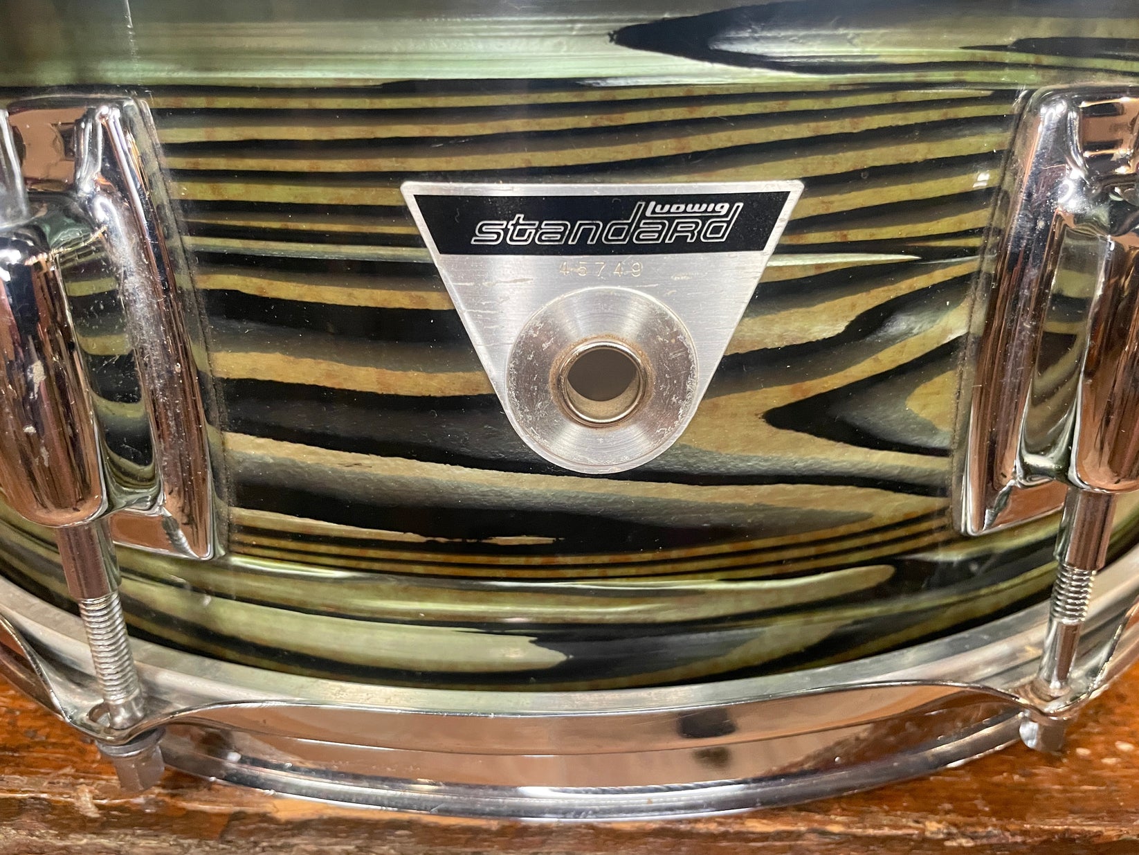 1970s Ludwig Standard 5x14 Avocado Strata Snare Drum – Drugan's Drums ...