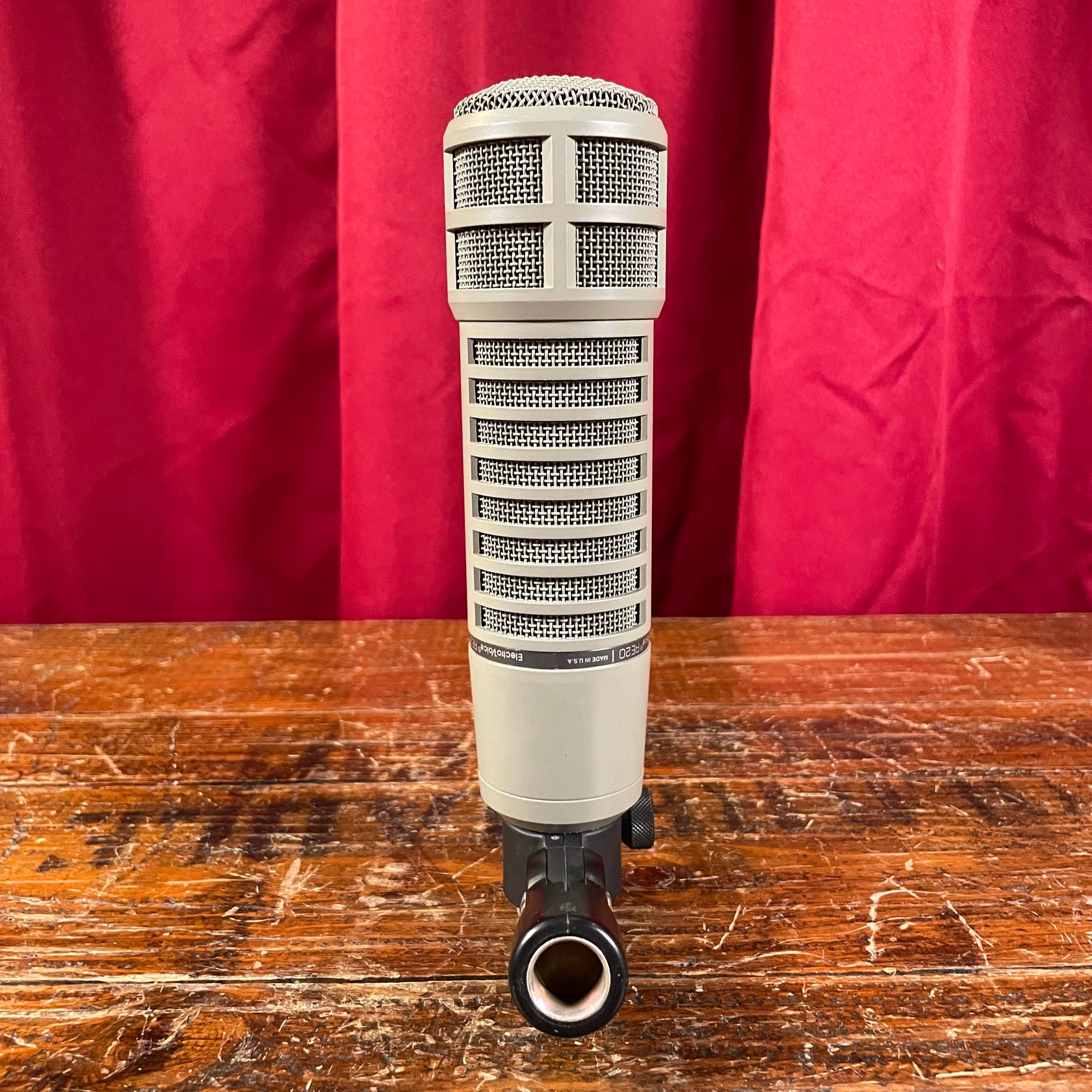 Electro-Voice RE20 Broadcasting Vocal Microphone EV w/ Box – Drugan's ...