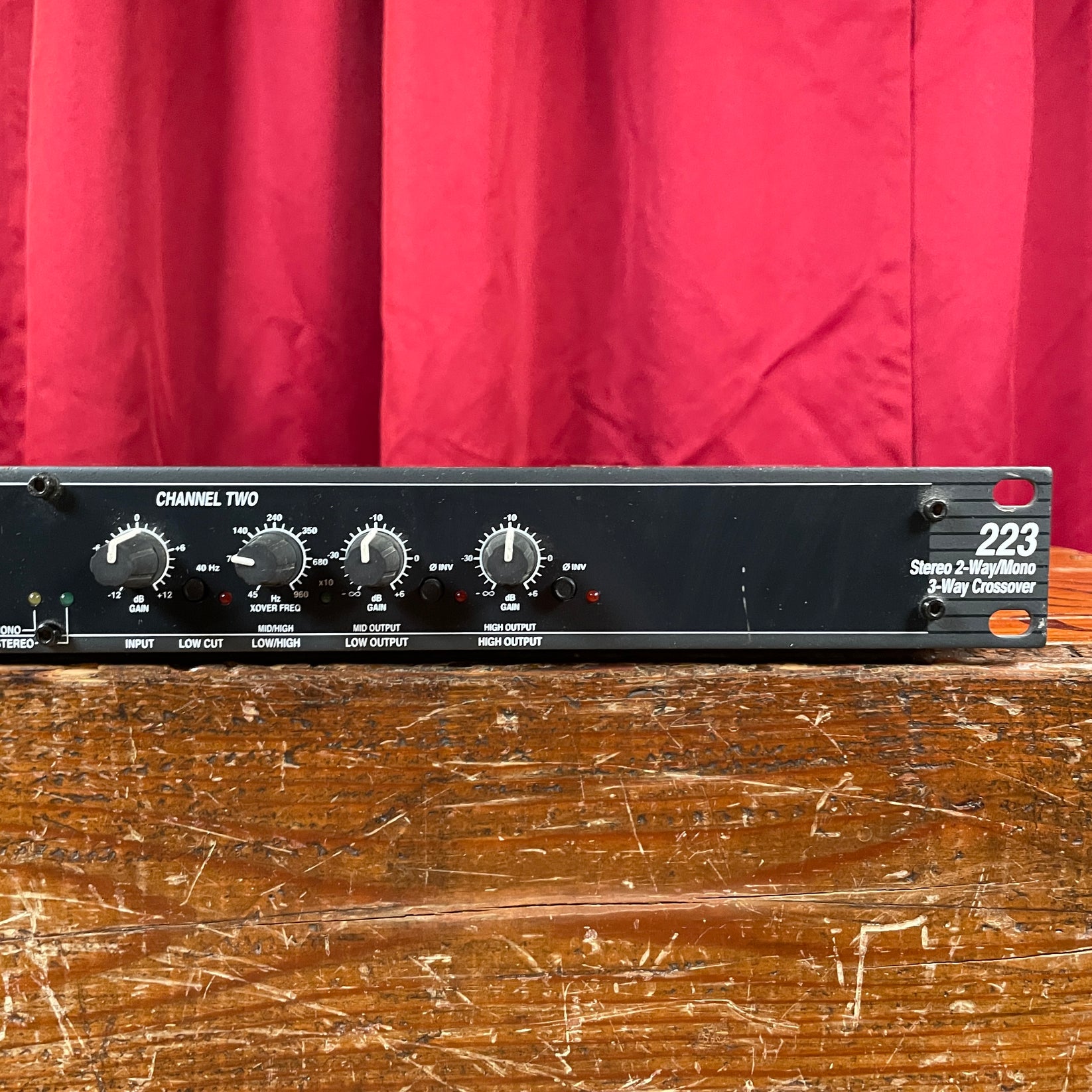 dbx 223 Stereo 2-Way / Mono 3-Way Crossover – Drugan's Drums & Guitars