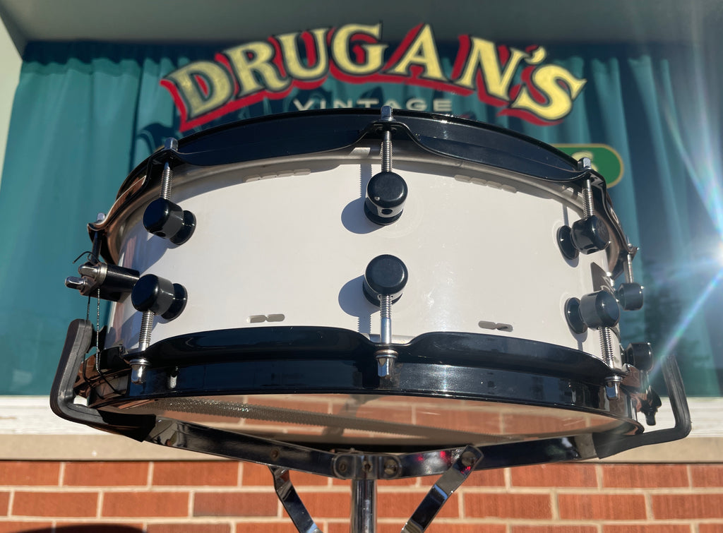 Trick 5x14 RPM Vented Aluminum Snare Drum White & Black w/ GS007 Throw ...
