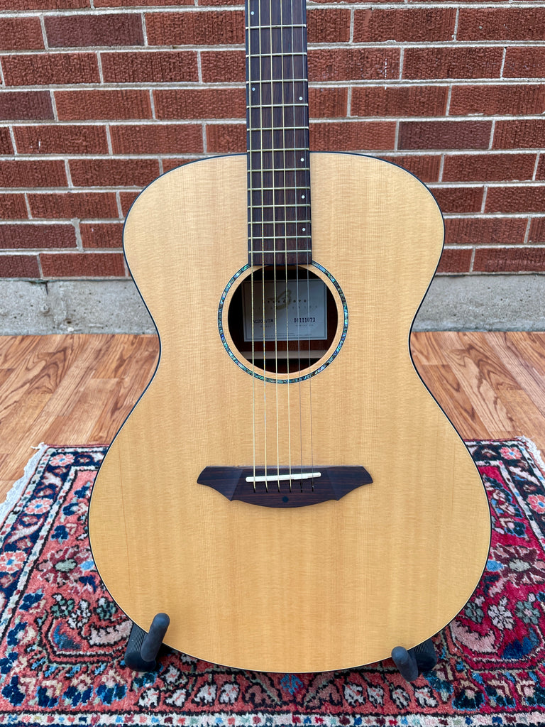 Breedlove AC200/SM Atlas Series Concert Acoustic Guitar Natural w/ Har ...
