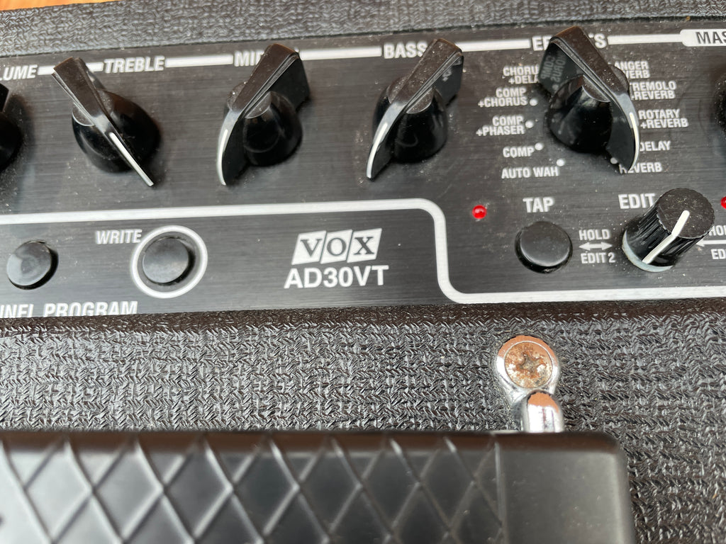Vox AD30VT Valvetronix Guitar Combo Amplifier w/ Effects – Drugan's ...
